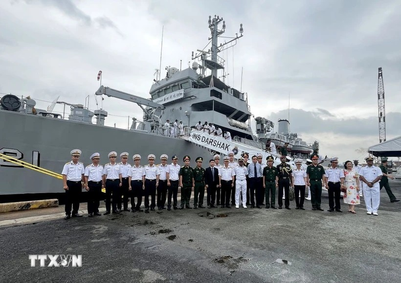 Tàu hải quân Ấn Độ Ins Darshak thăm Thành phố Hồ Chí Minh