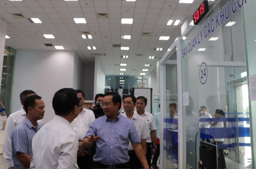 Chủ tịch Thành phố Hồ Chí Minh: “Làm hết việc, chứ không chỉ làm hết giờ”