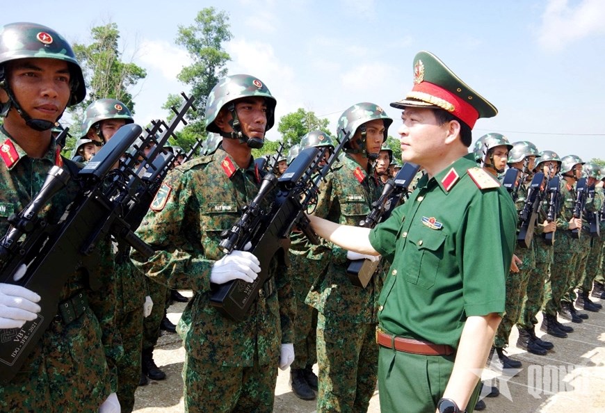 Bộ tư lệnh Quân đoàn 34 động viên, kiểm tra lực lượng diễu binh, diễu hành