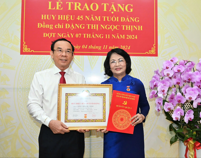 TPHCM: 5.151 đảng viên được trao tặng Huy hiệu Đảng