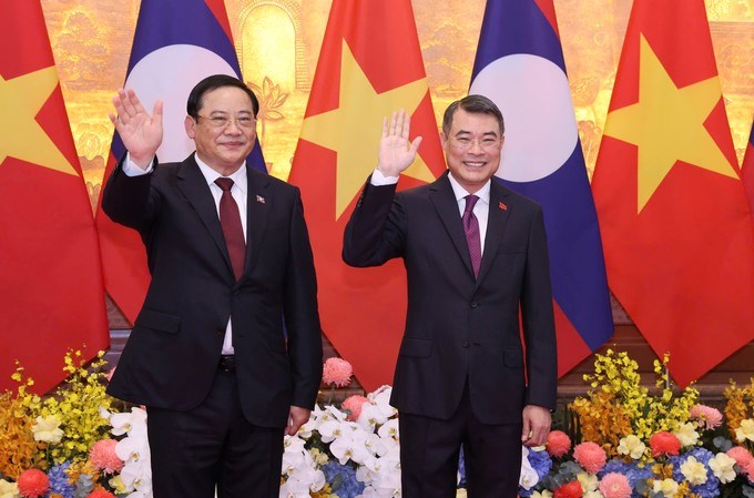 Thủ tướng Lê Minh Hưng chủ trì lễ đón Thủ tướng Lào Sonexay Siphandone
